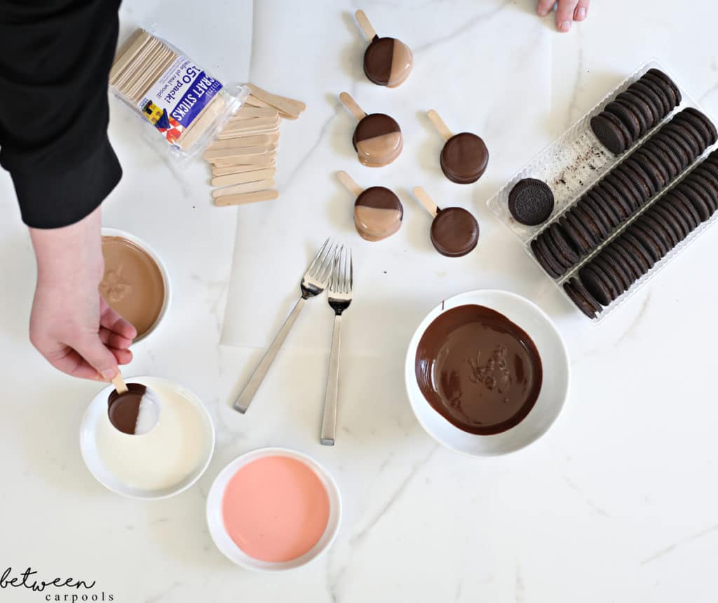 These Oreo Sandwich Cookie Pops Are Too Adorable - Between Carpools