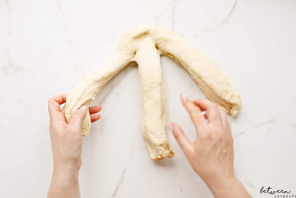 This is the Easiest Way Ever to Braid Challah - Between Carpools