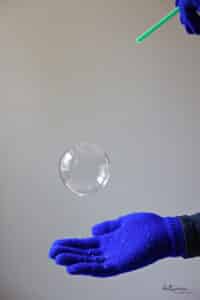 How to Make Fun Bouncing Bubbles - Between Carpools