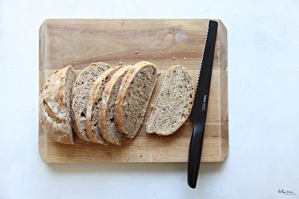 The 5 Minute No Knead Artisanal Bread - Between Carpools